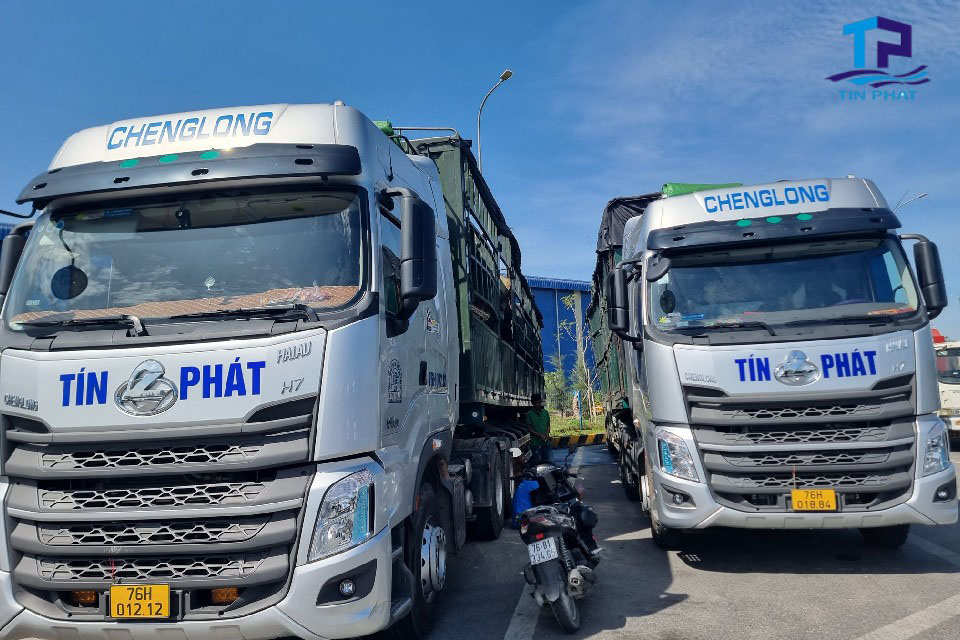 Xe Container 40 Feet - Kích Thước, Tải Trọng & Ứng Dụng Thực Tế